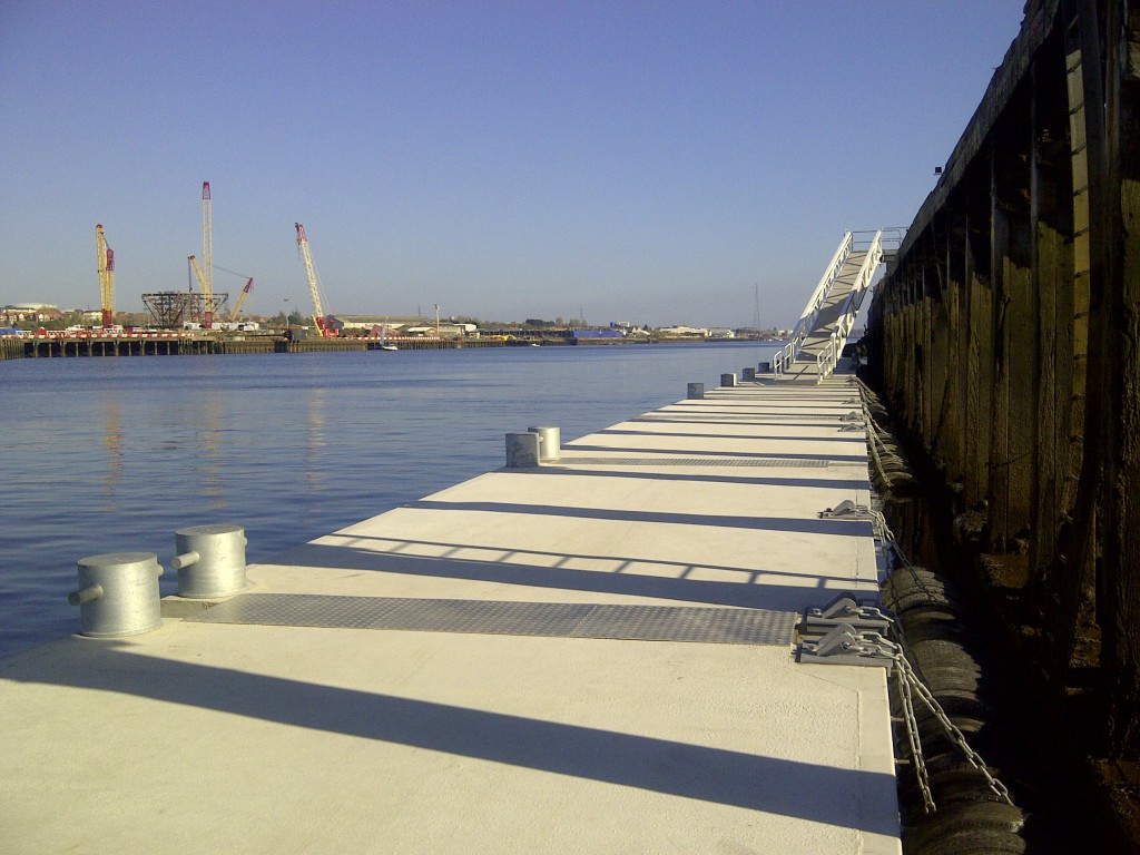 Svitzer Tug berth pontoons, River Tyne - Marine Design & Construction
