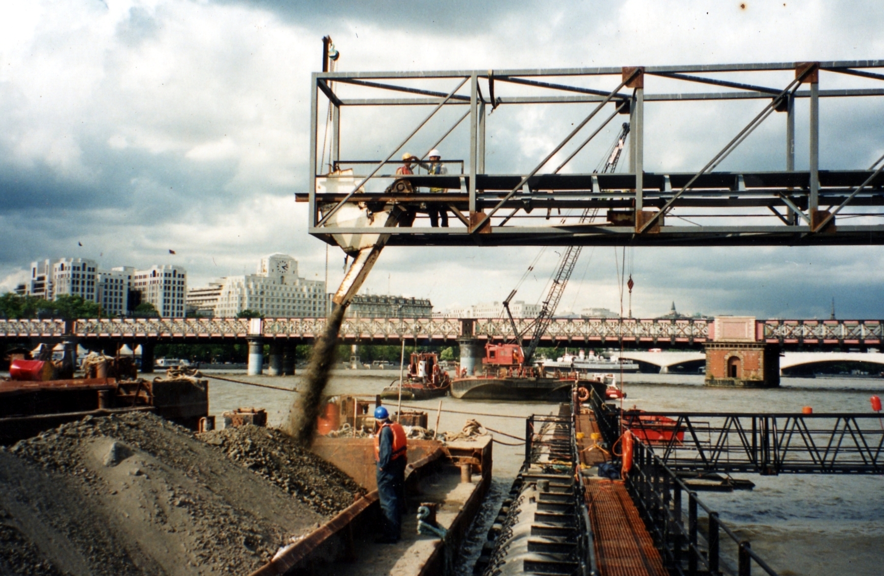 Jubilee Pier pontoon - Marine Design & Construction